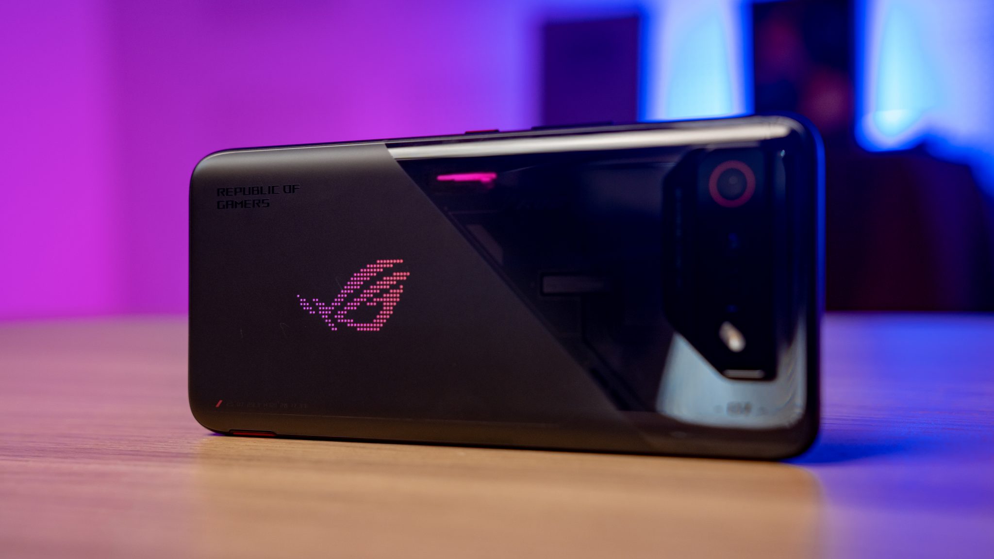 终于来了！华硕ROG Phone 7系列 510大马登场 - SoyaCincau